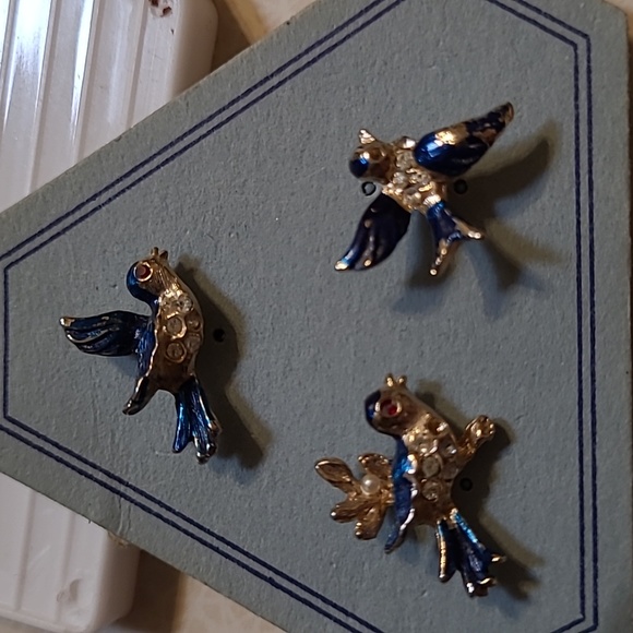 Jewelry | Vintage Bluebird Clutch Pins | Poshmark